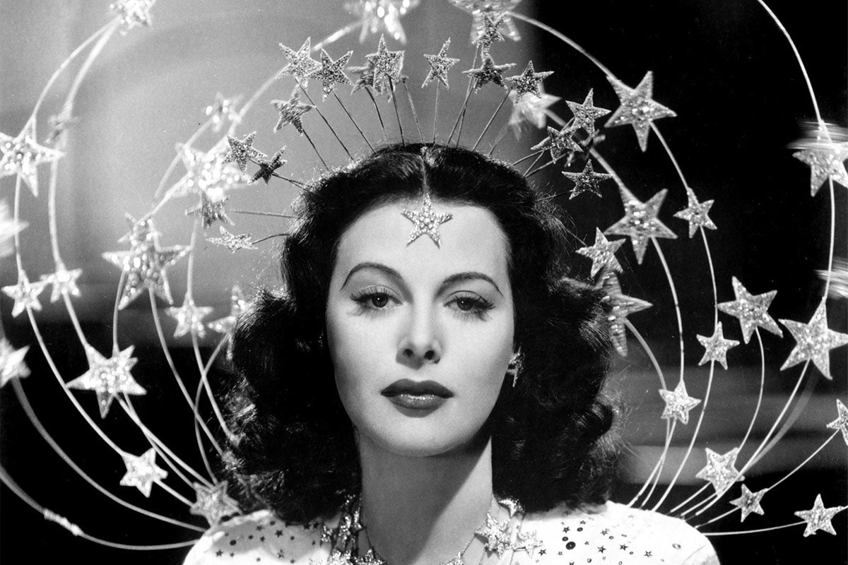 Breaking Barriers: 6 Women Who Changed the World – Joylux